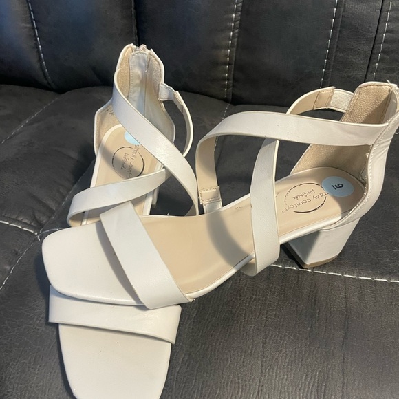 Catherine Malandrino | Shoes | Catherine Malandrino White Heeled ...